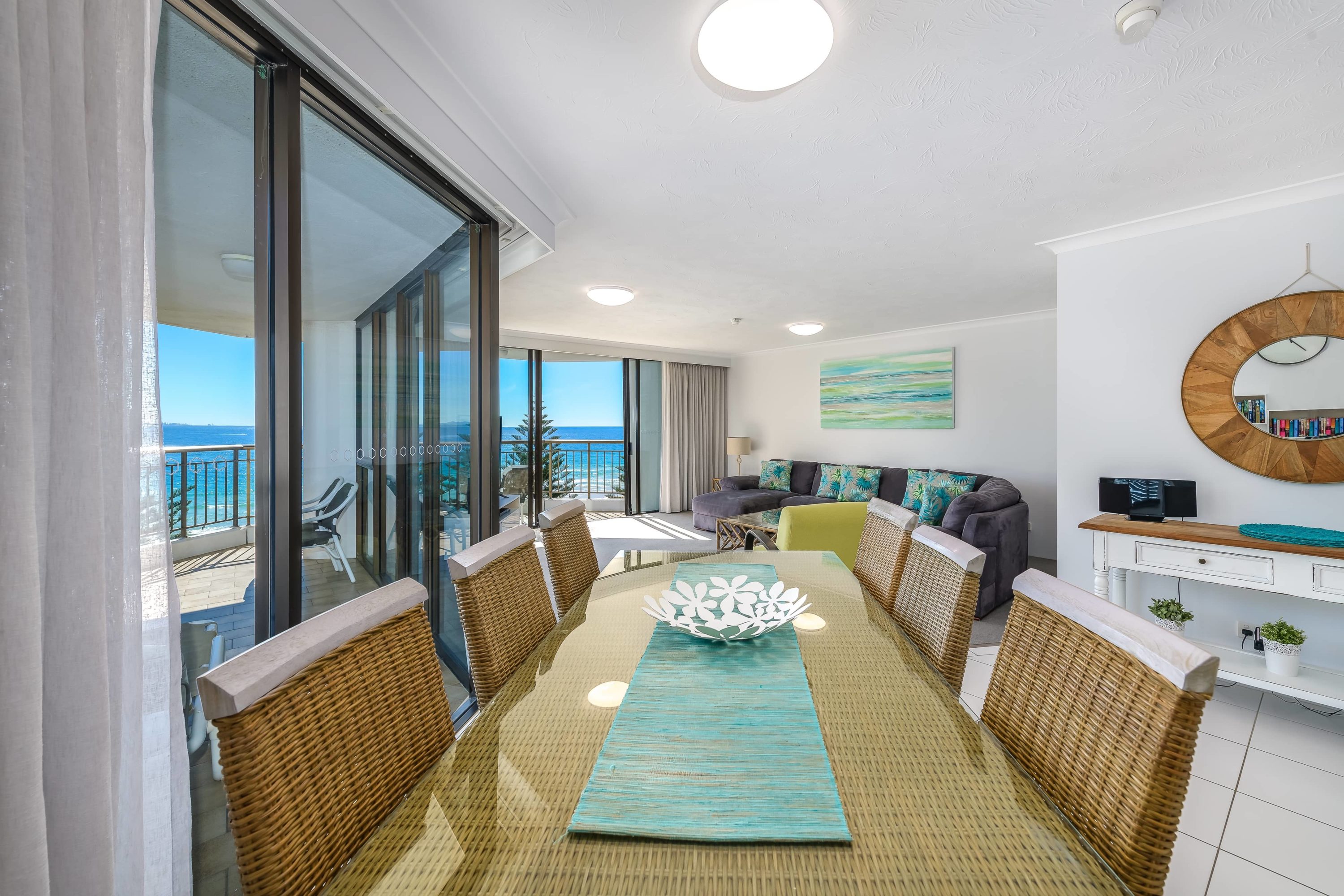 Beachfront Accommodation Coolangatta | Bayview Apartments